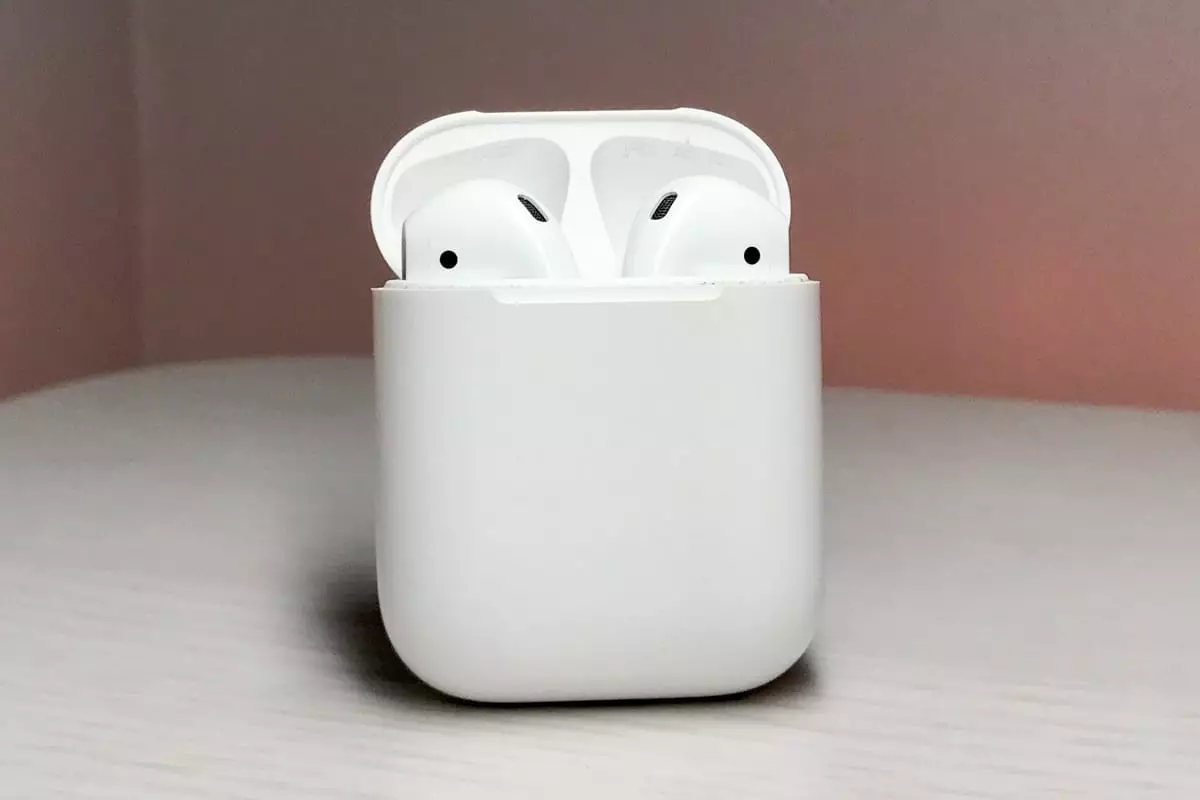 Як «навучыць» навушнікі AirPods новым жэстах 5146_1