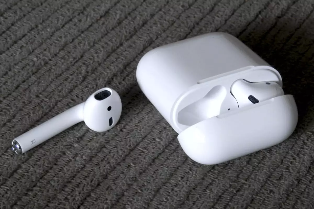 Як «навучыць» навушнікі AirPods новым жэстах 5146_2