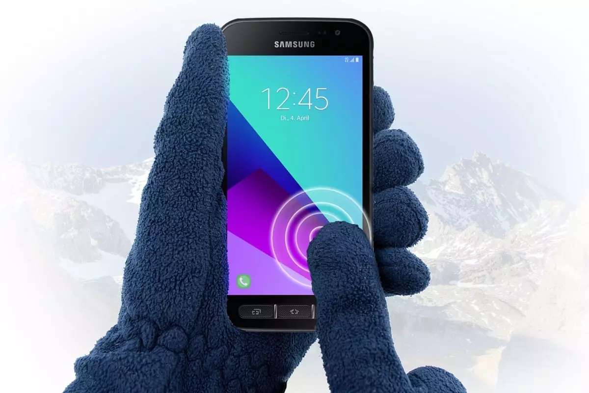 Süper Arızalı Smartphone Samsung Galaxy Xcover 4, 24 Nisan'dan satışa devam edecek