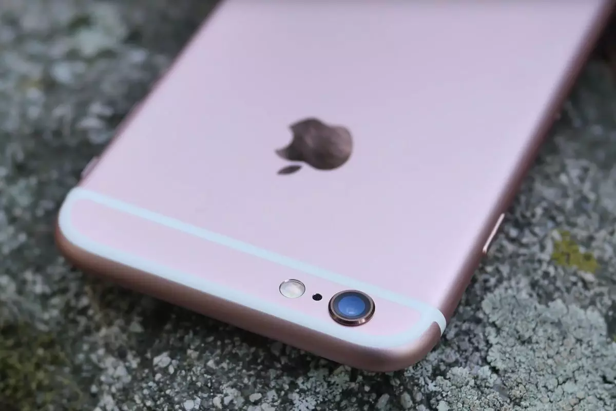 روسىيەدە iphone 6s نىڭ باھاسى 40 مىڭ رۇبلىدىن تۆۋەنلىدى