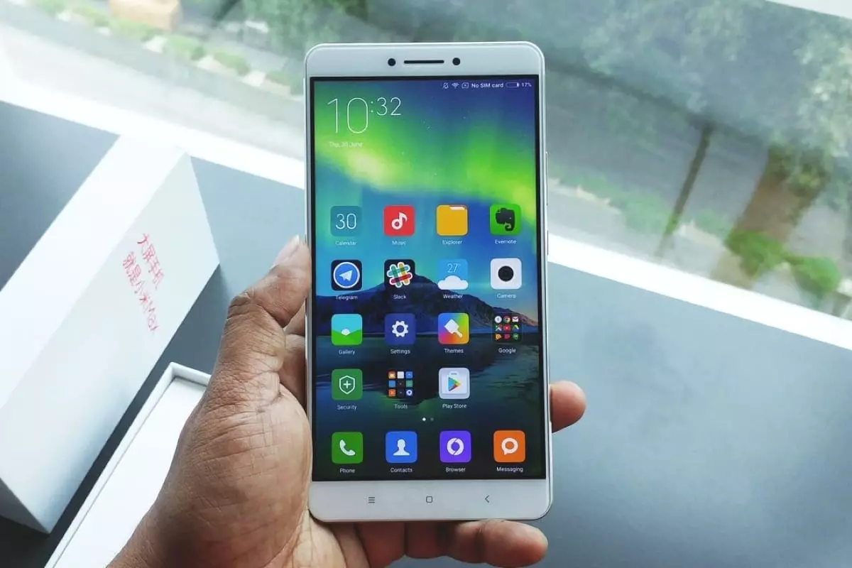 สมาร์ทโฟน Xiaomi Mi Note 2 จะเริ่มขายในสีของปะการังสีน้ำเงิน