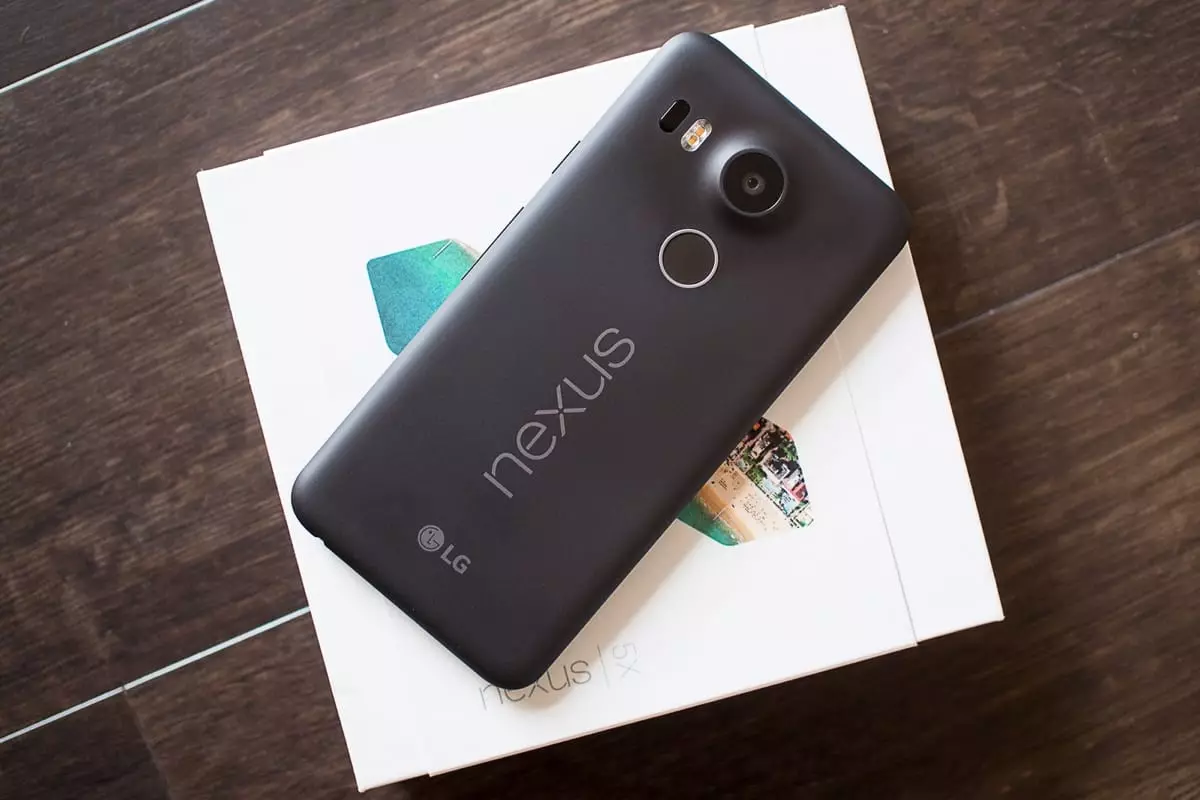Ang presyo ng Google Nexus 5x sa Russia ay bumagsak sa isang napakababang antas 5384_1