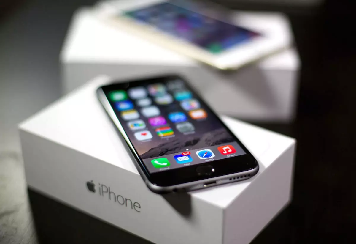 iPhone 6s da iPhone 6s Apple Russia Sayi Revice AKDE.com Verarfafa Soult IPad