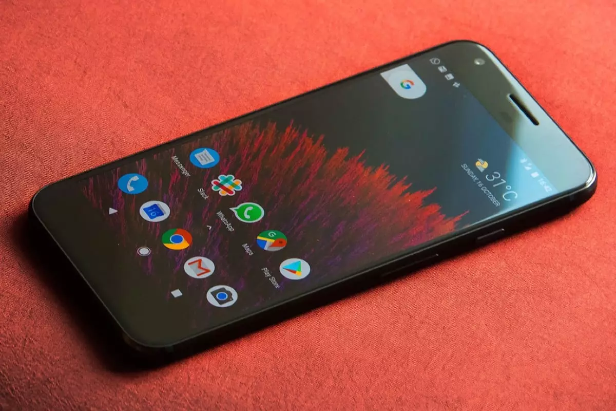 Google Pixel 2：Android 8.1 Oreo上的旗舰精确技术特征 5794_1