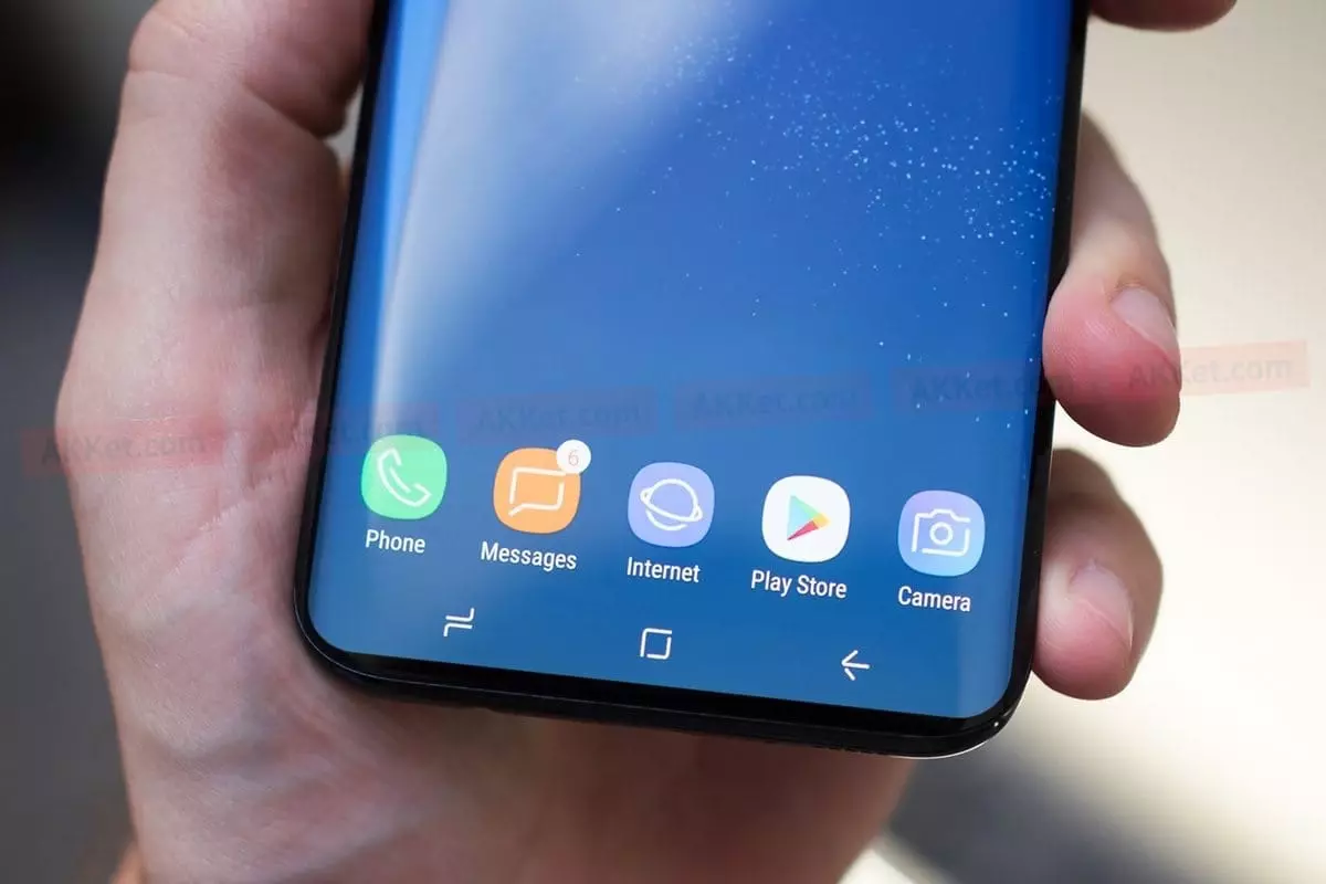 Lenyűgöző Samsung Galaxy S9 először a hivatalos képen és élő fotókon mutatott be 6630_1