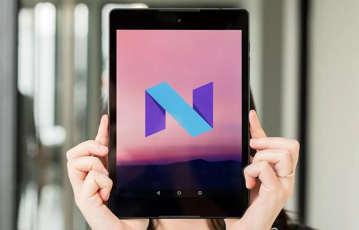 የ Android N ገንቢ ቅድመ 2 አውርድ