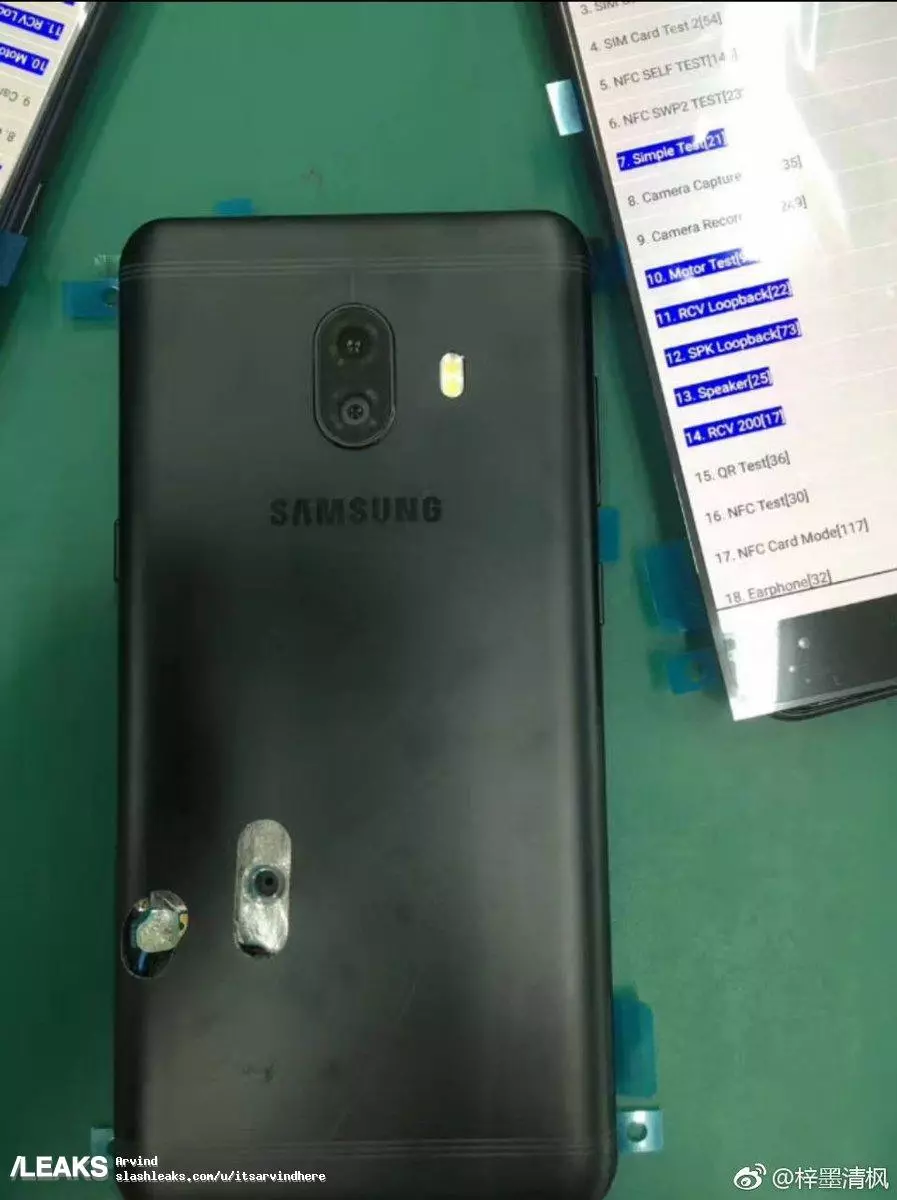 Samsung Galaksi C10 - konpayi an smartphone premye ak yon kamera doub 7499_2