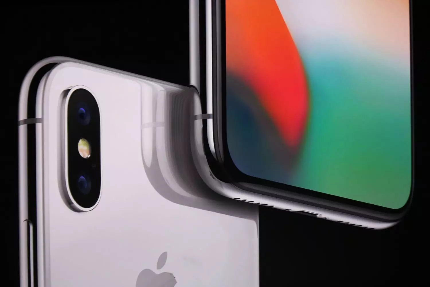 ពិនិត្យទូរស័ព្ទ iPhone X បានប្រែក្លាយជាម៉ាស៊ីន MacBook Pro ដ៏មានឥទ្ធិពលជាងមុន 7538_1