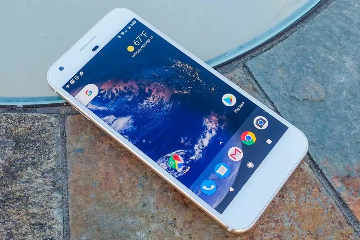 Google Pixel XL no Android 8.0 catastroficamente caiu na Rússia 7817_3