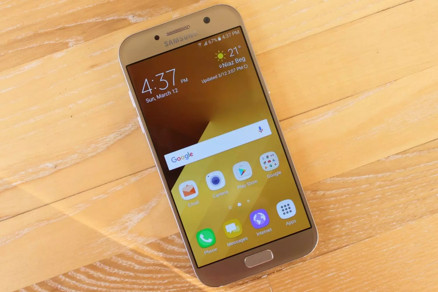 Samsung Galaxy A5 (2017) Ресейде бюджеттік смартфон деңгейіне дейін құлады 7890_1