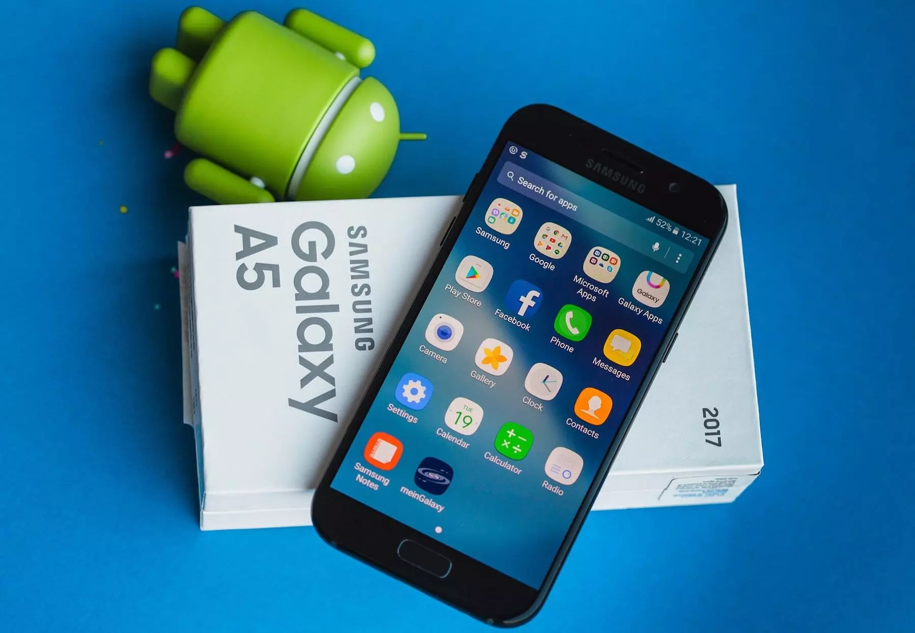 Samsung Galaxy A5 (2017) waqa 'fir-Russja għal-livell tal-Smartphone tal-Baġit 7890_2