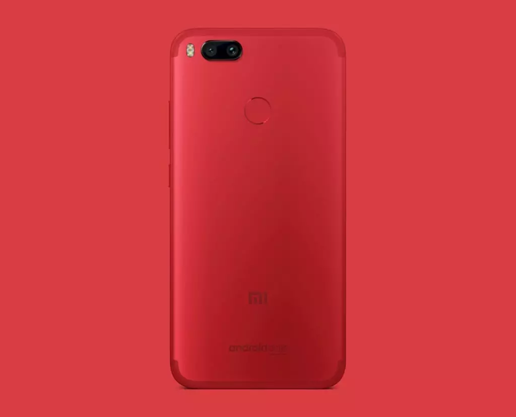 Xiaomi ምትህን ውብ ርካሽ ስማርትፎን በሩሲያ ሽያጮች ላይ የጀመረው 8247_4