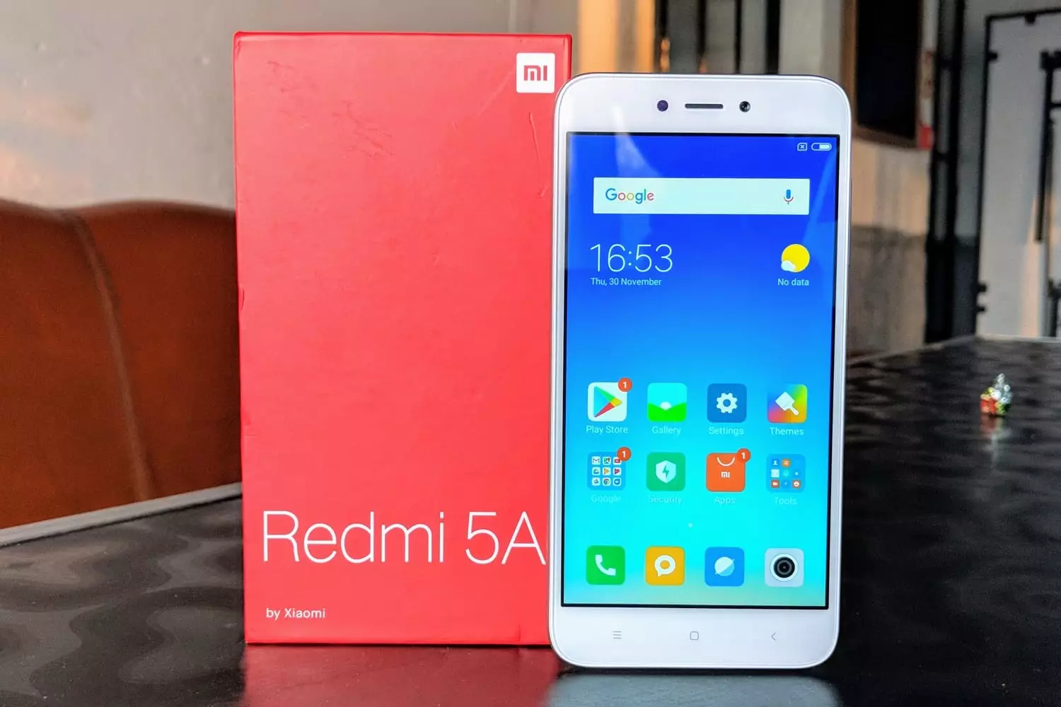 UXiaomi waqala ngokuthengiswa kweRussia ye-Redmi 5A smartphone, ephaketheni wonke umuntu 8345_1