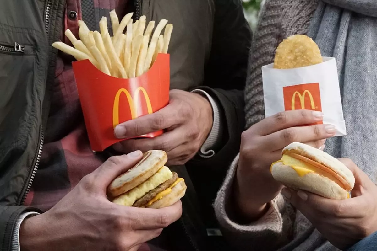 Pagare per gli ordini in McDonald's nel 2017 sarà possibile attraverso la domanda di iOS e Android
