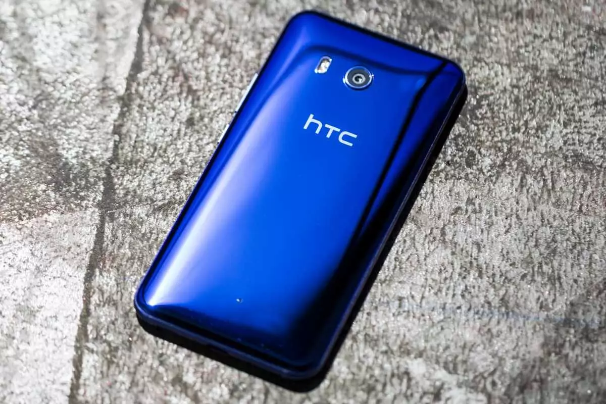 HTC அண்ட்ராய்டு மூன்று மலிவான ஸ்மார்ட்போன்கள் வெளியீடு 8.0 Oreo - அதன் வர்க்கம் சிறந்த 8481_1