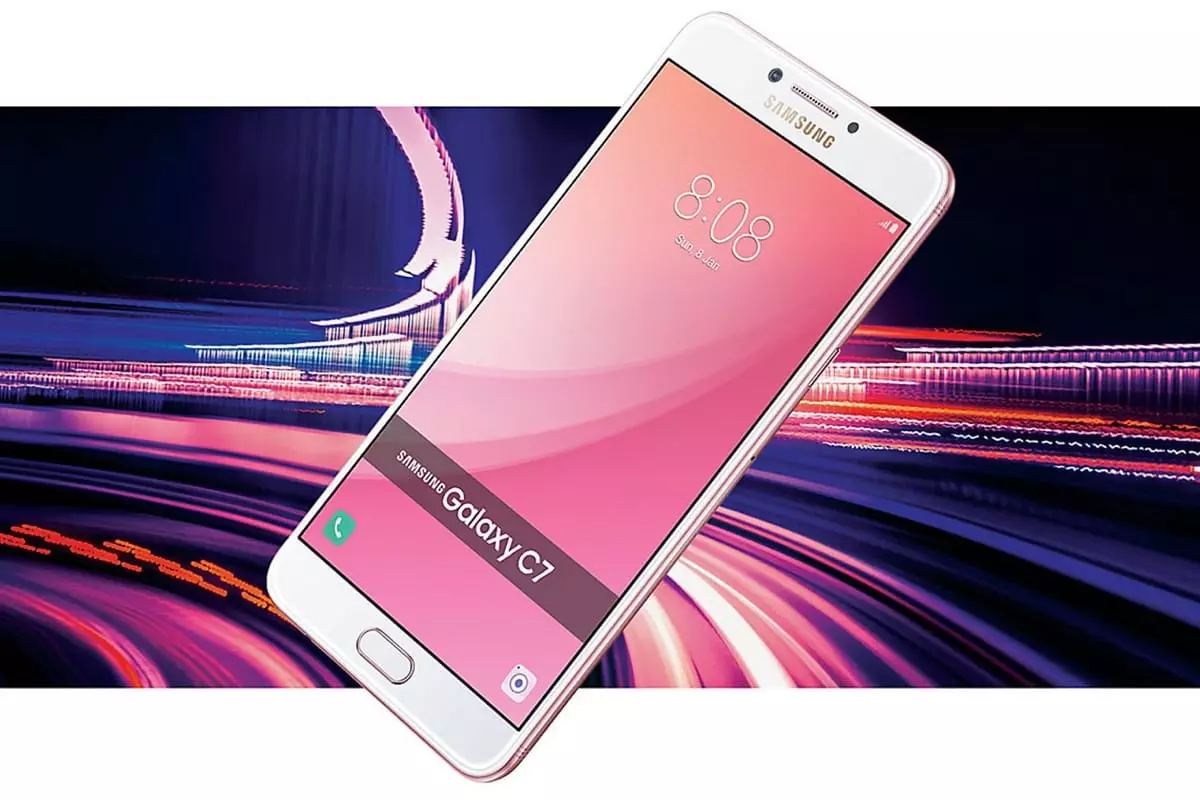 Onheemlech cool Samsung Galaxy C7, déi bescht Smartphone Company ass bal prett fir den Ufank vum Verkaf 8500_1