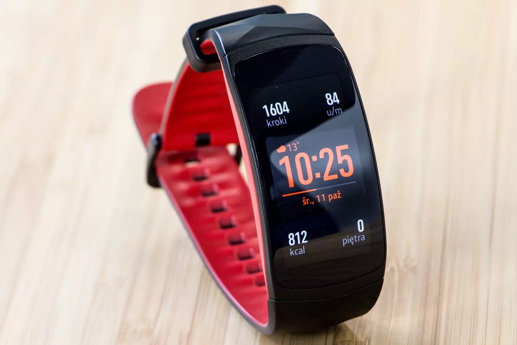 Uimastamine Xiaomi MI Band 3 kõverakraaniga pilte kolme värvi 8668_1