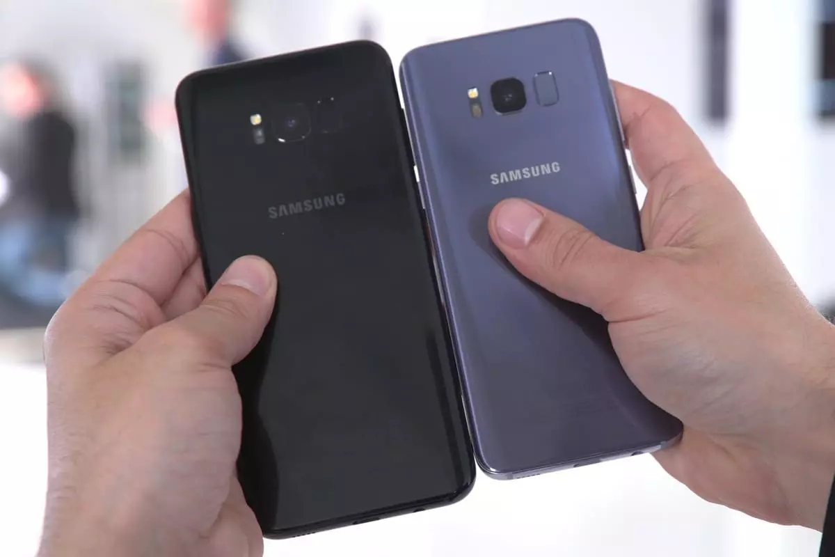 Samsung Galaxy S8 en S8 + Sûnder binend oan 'e operator ferkeapje mei in grutte koarting 9034_2