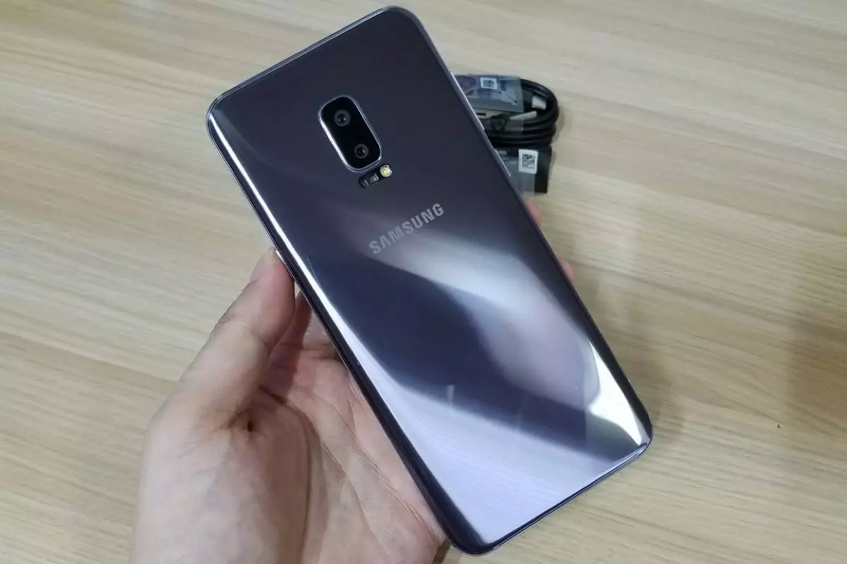 Samsung bütün qapağı üst təkrar Galaxy S9 və S9 + 9096_2