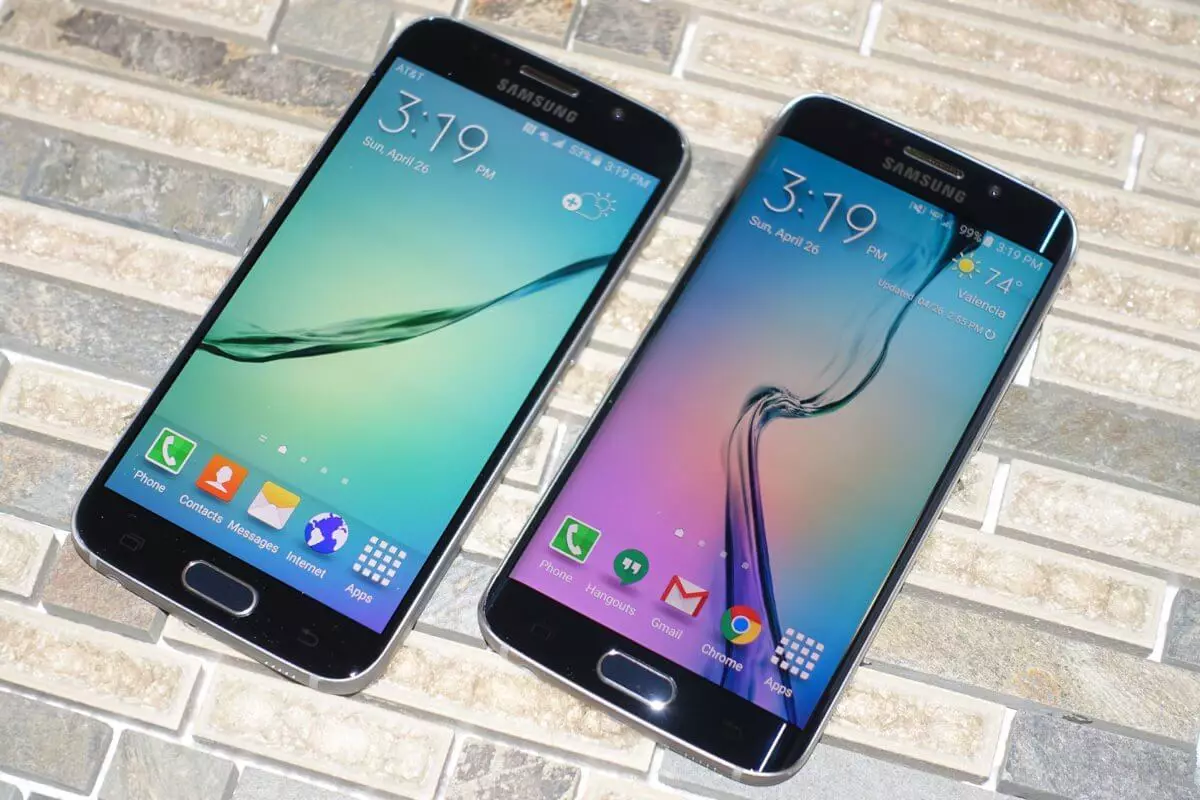 Ofbyldings en ôfmjittings fan fjouwer smartphones fan Samsung Galaxy S7