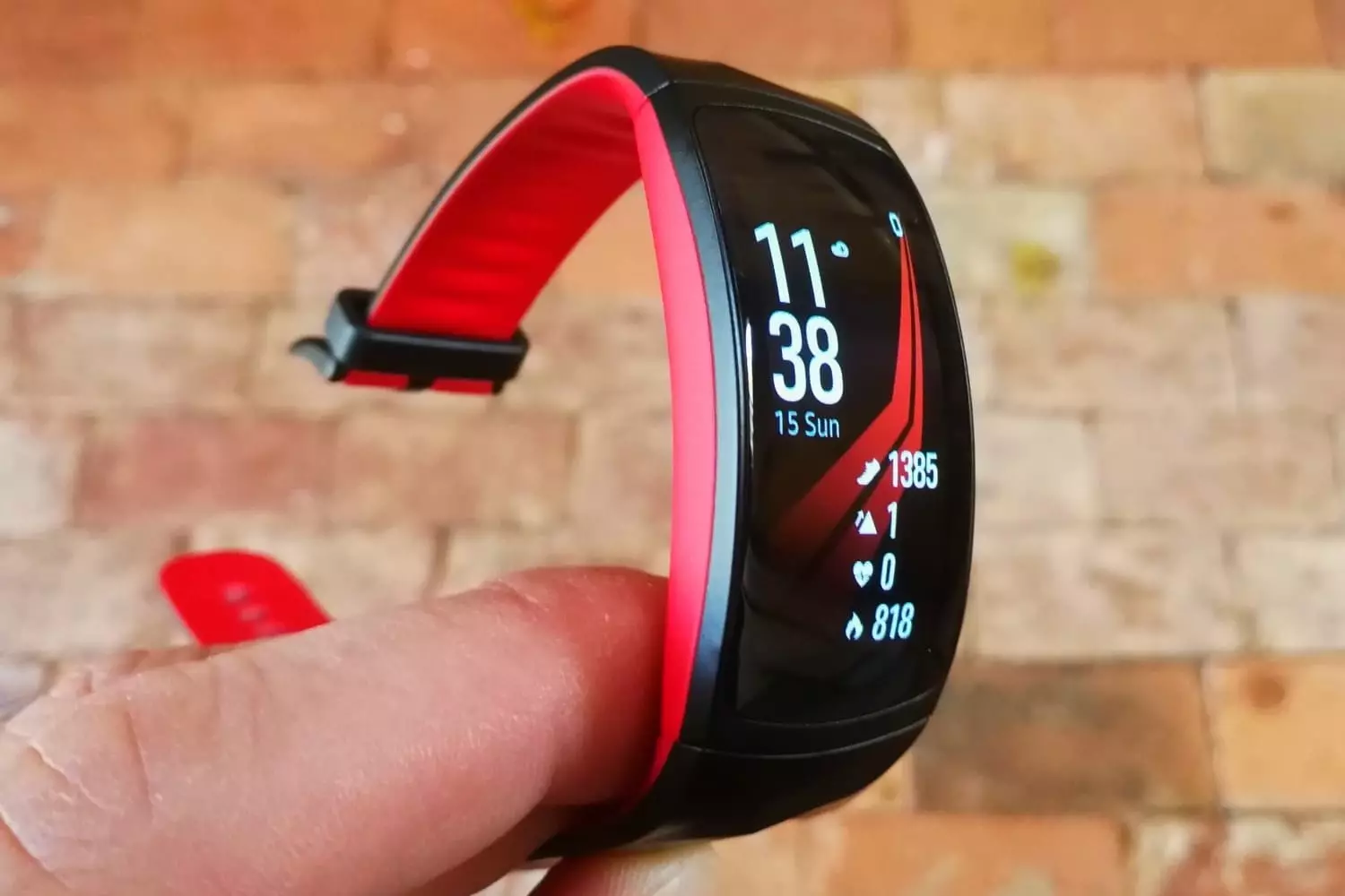 Vrlo neugodne informacije o Xiaomi MI Band 3 narukvica, koja će uznemiriti apsolutno sve 9552_1