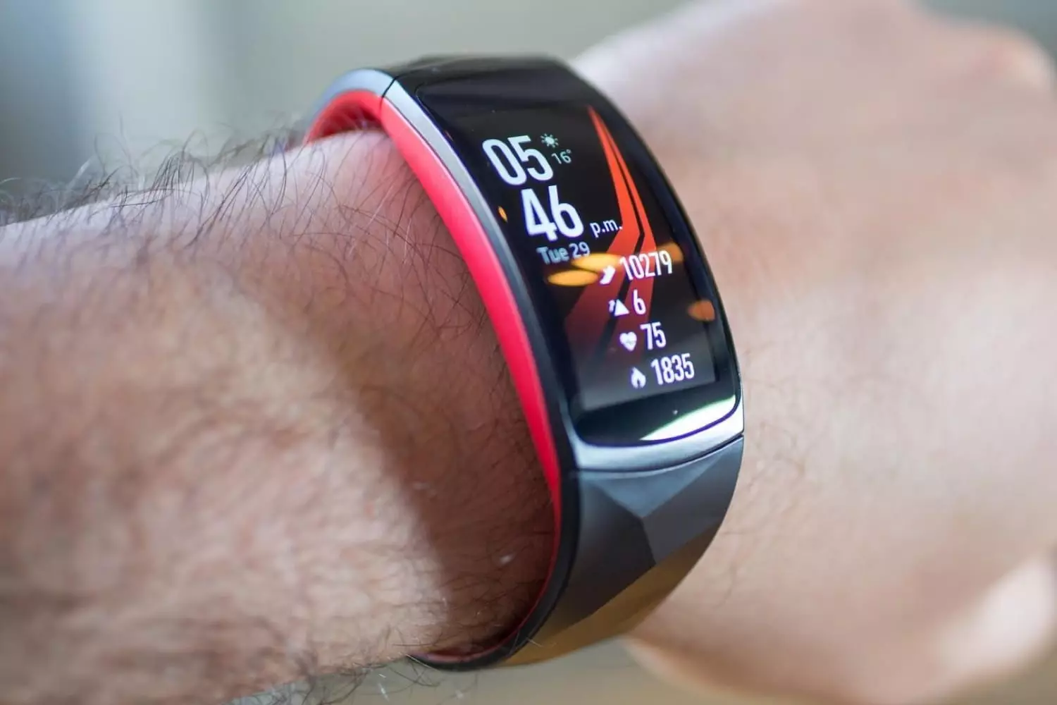 Vrlo neugodne informacije o Xiaomi MI Band 3 narukvica, koja će uznemiriti apsolutno sve 9552_2