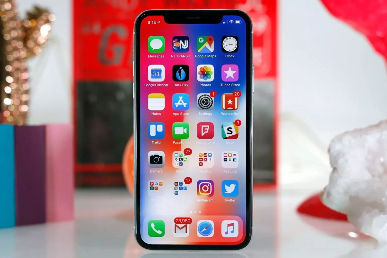 Apple non debería liberar o iPhone X en 2017, pero todo non foi segundo o plan 9679_2