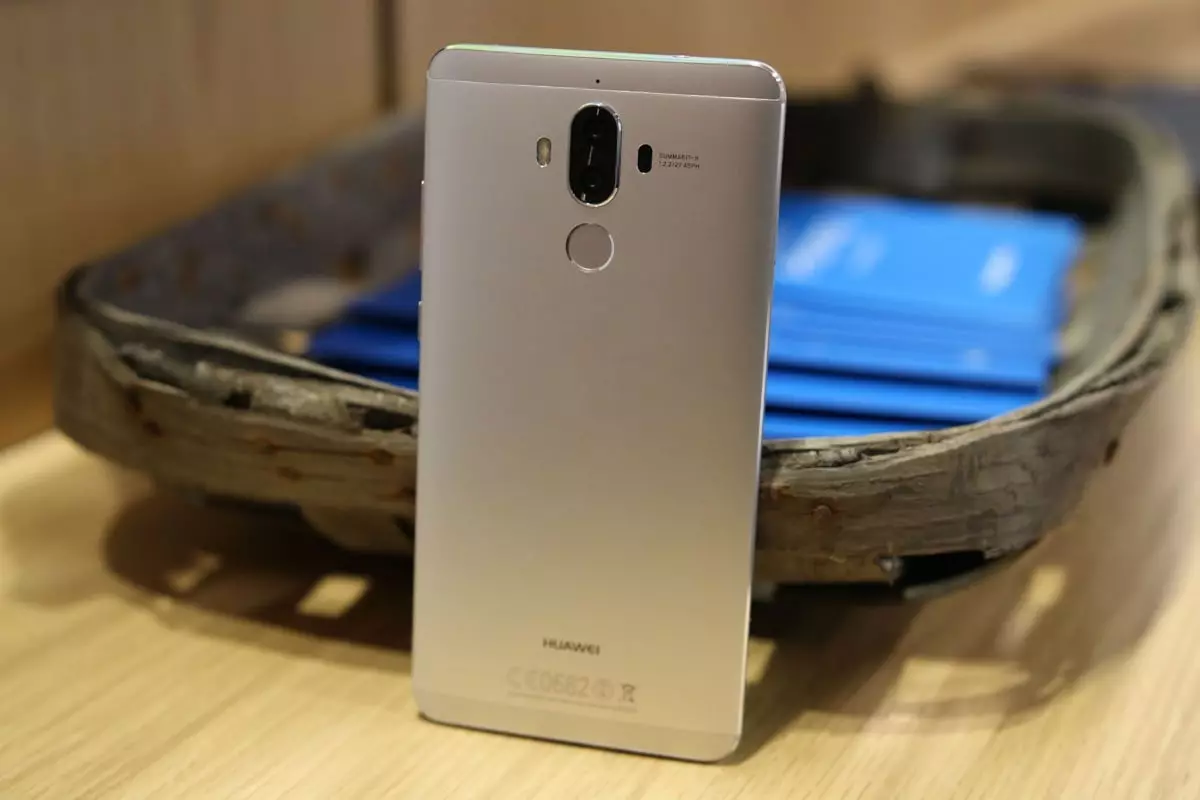 Medya lêçûn û dîroka ragihandinê ya Huawei Mate 10 - Smartphone, ku 